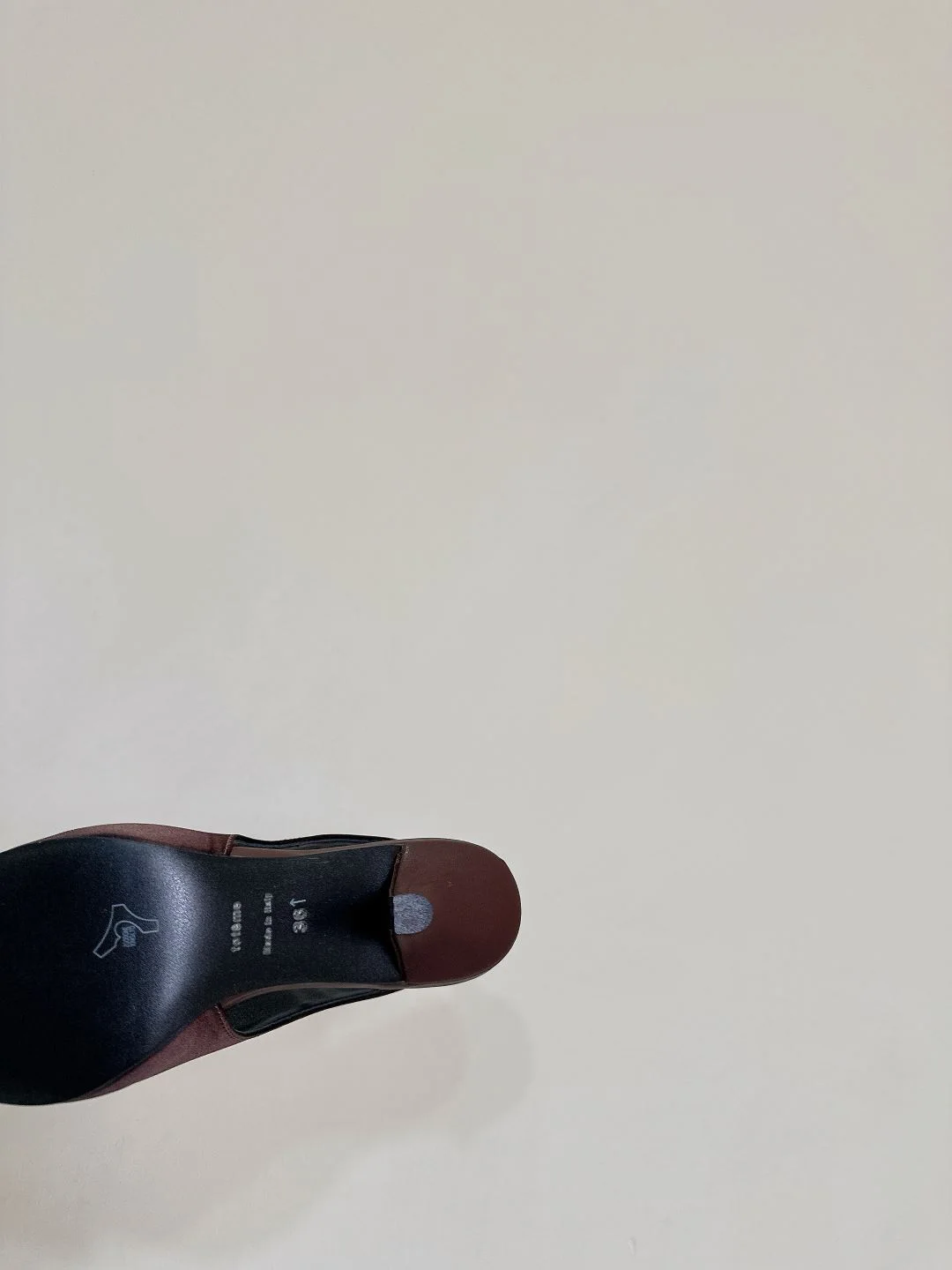 Accurate model Toteme Sandals