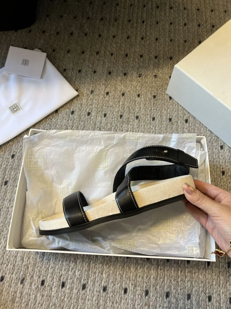Accurate model Toteme Sandals