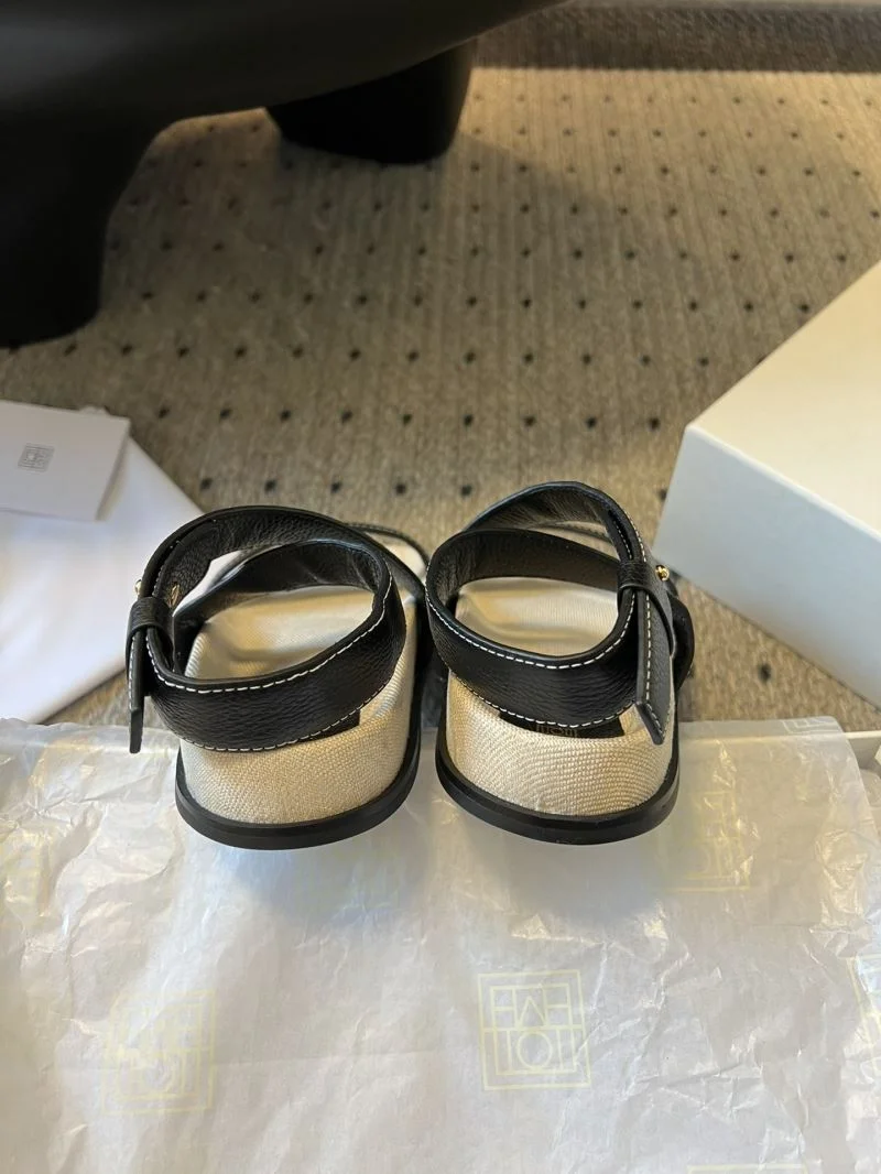Accurate model Toteme Sandals