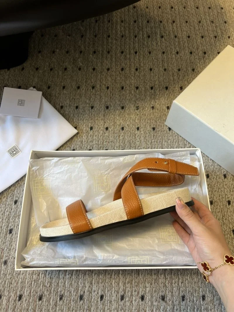 Accurate model Toteme Sandals