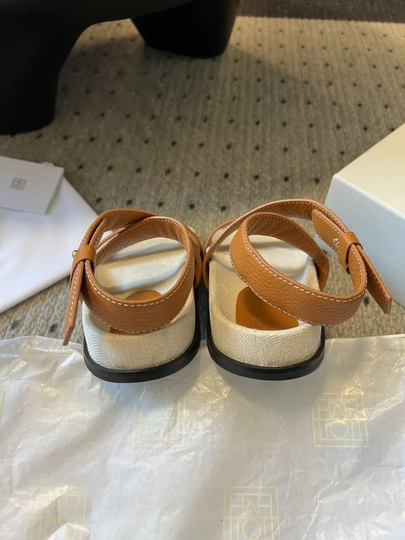 Accurate model Toteme Sandals