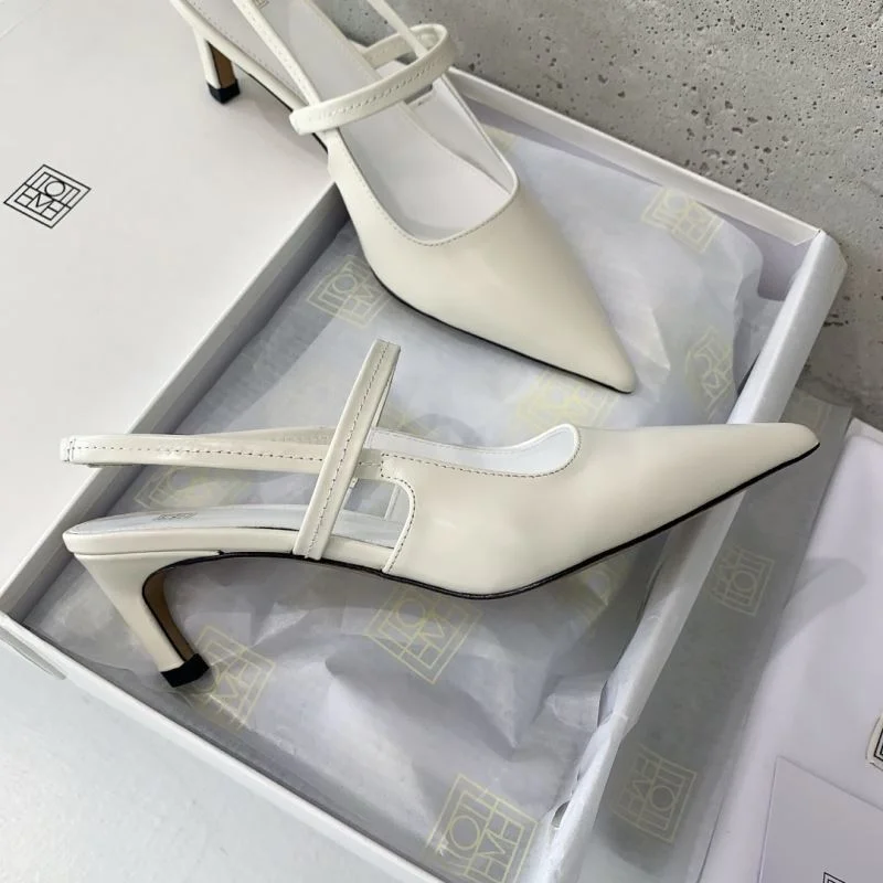 Accurate model Toteme Sandals