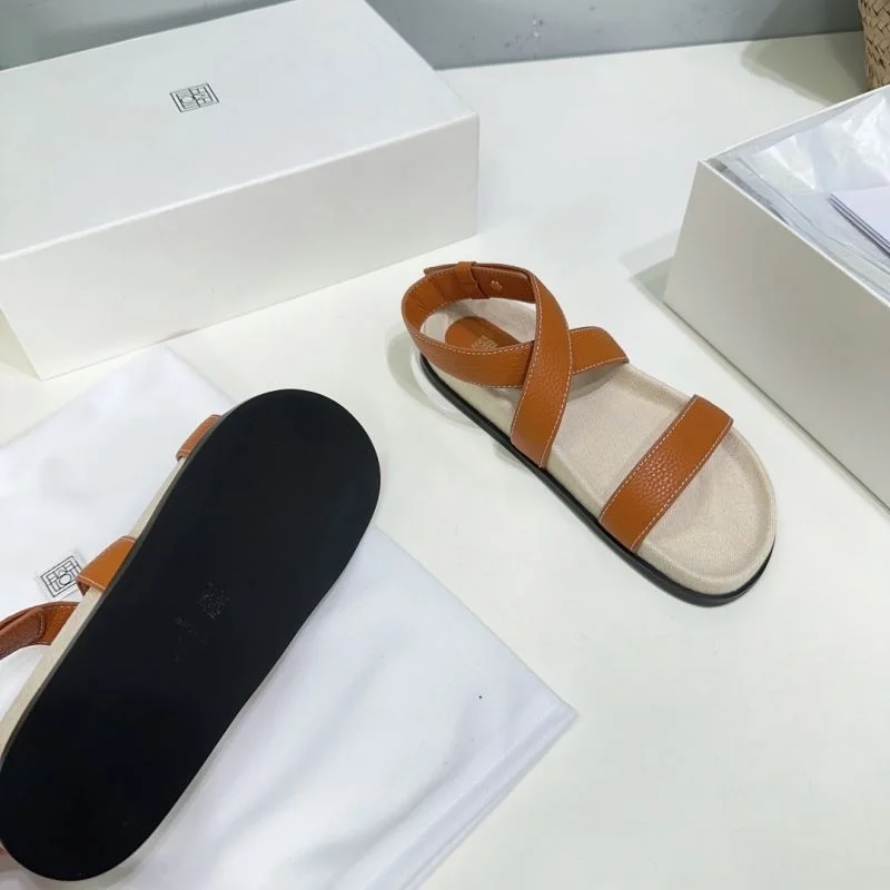 Accurate model Toteme Sandals