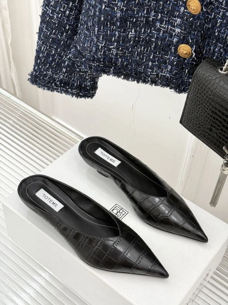 Precise copy Toteme Sandals