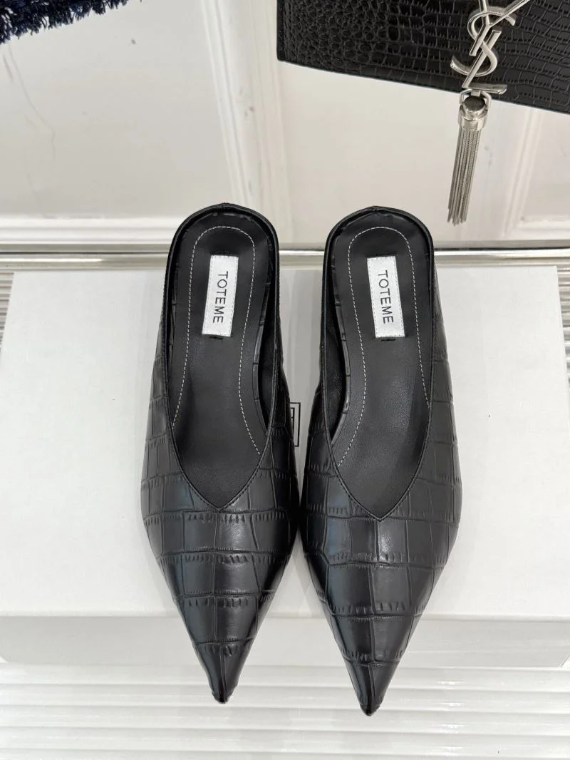 Precise copy Toteme Sandals