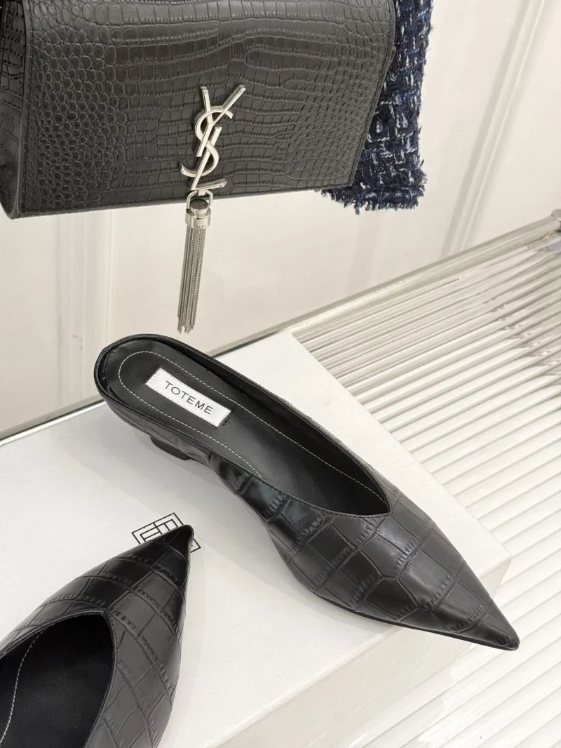 Precise copy Toteme Sandals