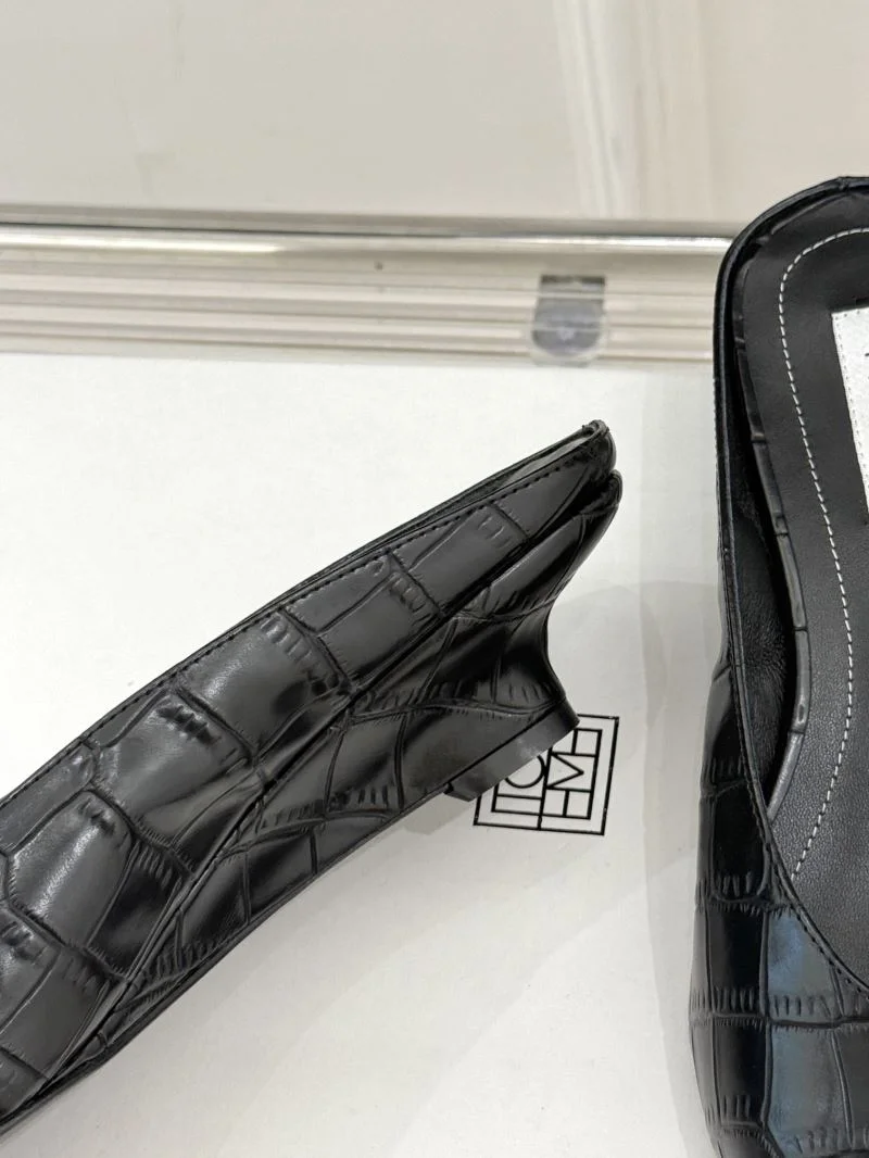 Precise copy Toteme Sandals