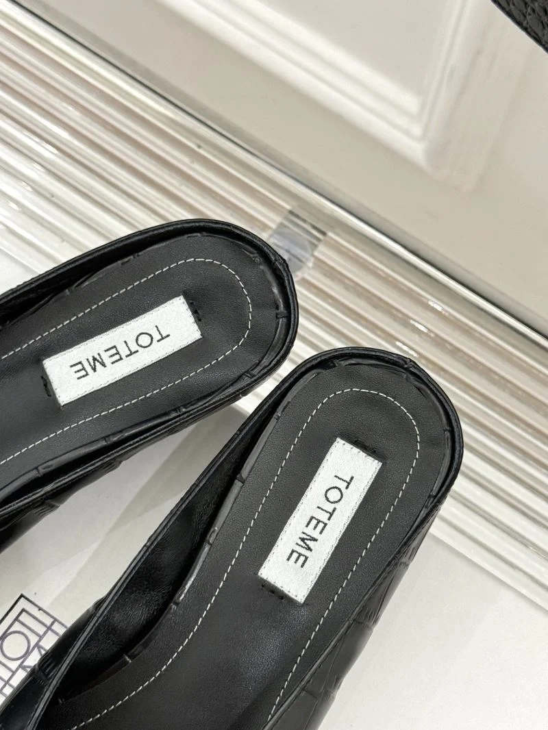 Precise copy Toteme Sandals