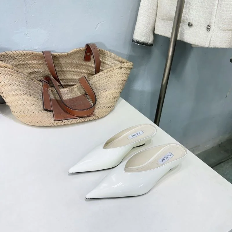 Top match Toteme Sandals