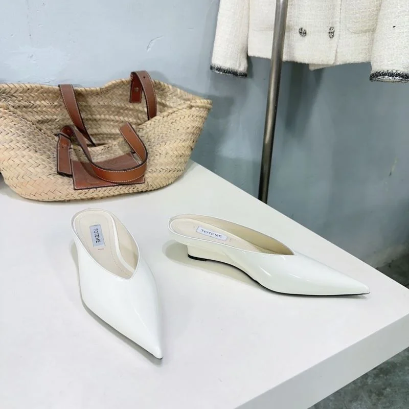 Top match Toteme Sandals