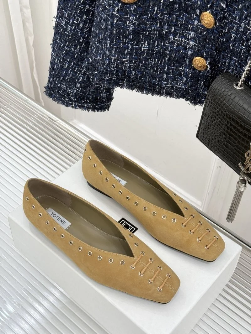 Top mirror Toteme Shoes