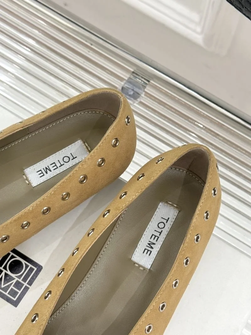 Top mirror Toteme Shoes