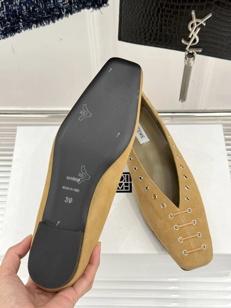 Top mirror Toteme Shoes