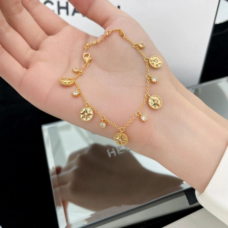 Accurate model Unclassified Brand Bracelets