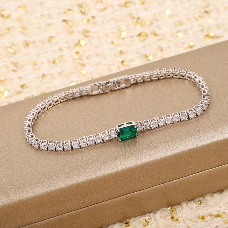 Indistinguishable Unclassified Brand Bracelets
