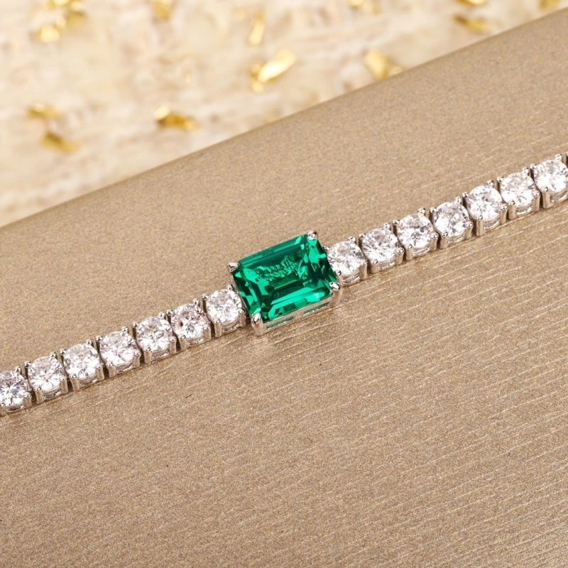 Indistinguishable Unclassified Brand Bracelets