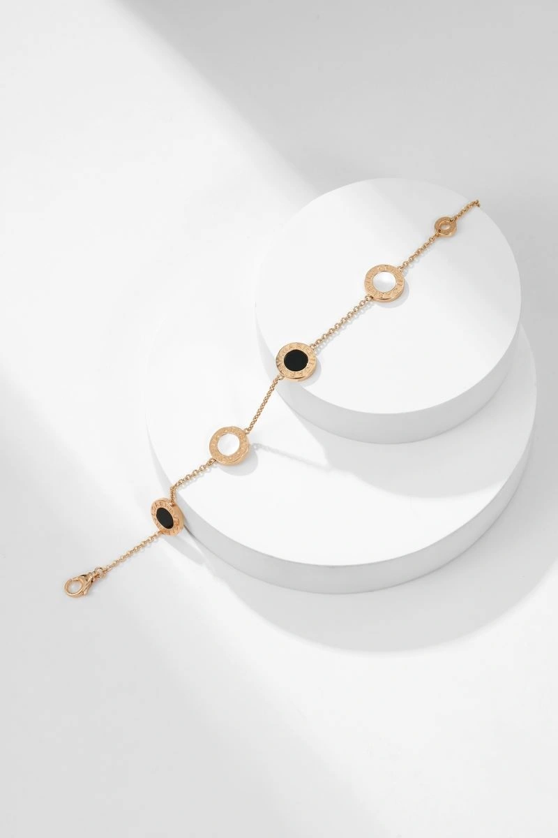 Unclassified Brand Bracelets
