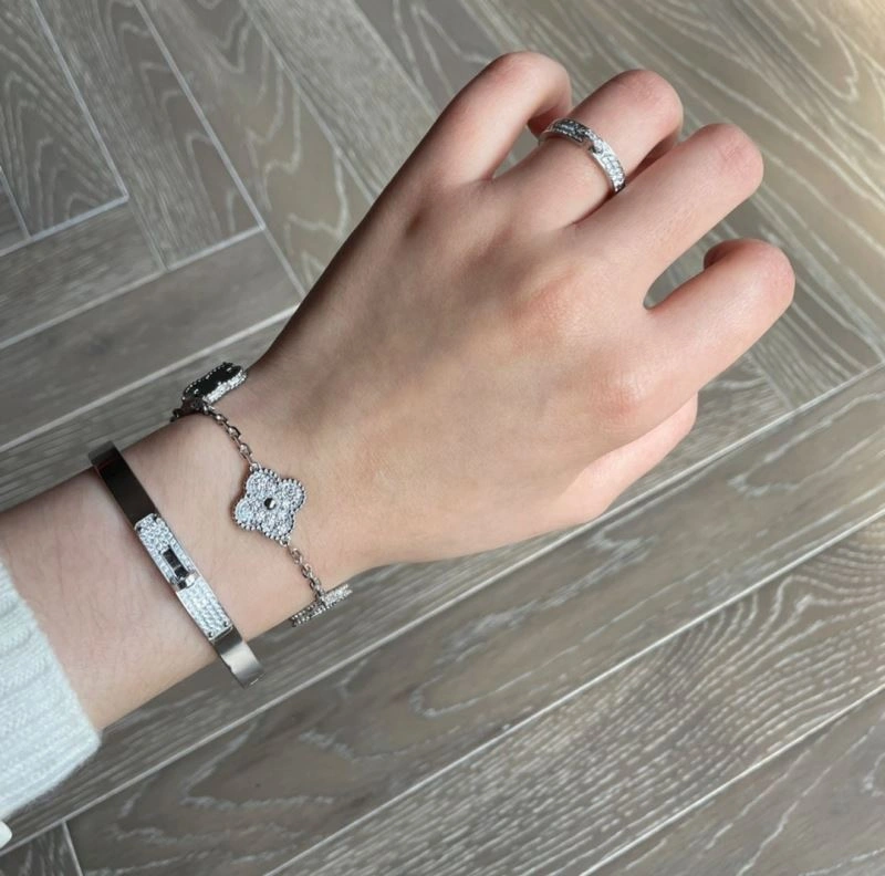 Brand-authenticated Unclassified Brand Bracelets
