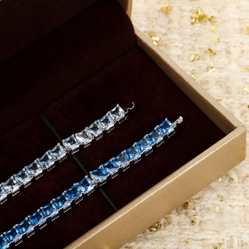 Accurate model Unclassified Brand Bracelets
