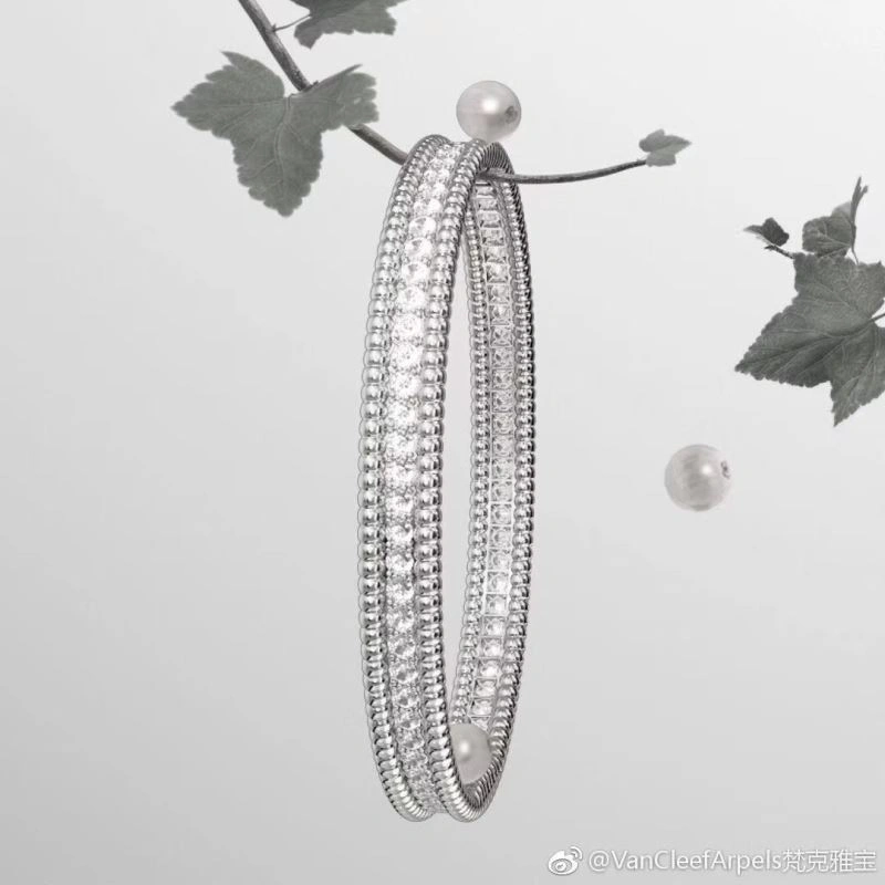 Bargain Unclassified Brand Bracelets