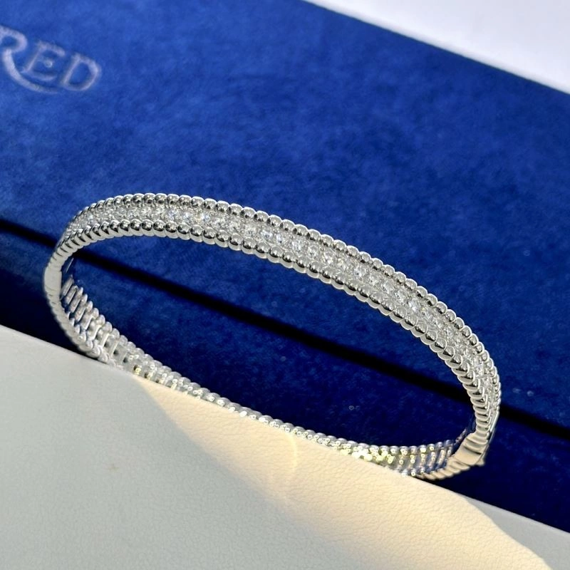 Bargain Unclassified Brand Bracelets