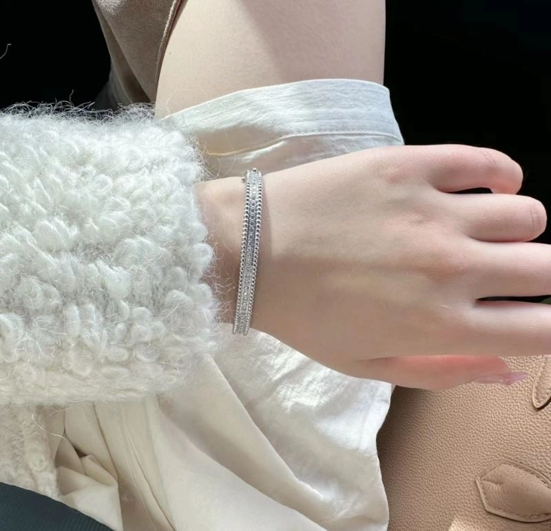 Bargain Unclassified Brand Bracelets