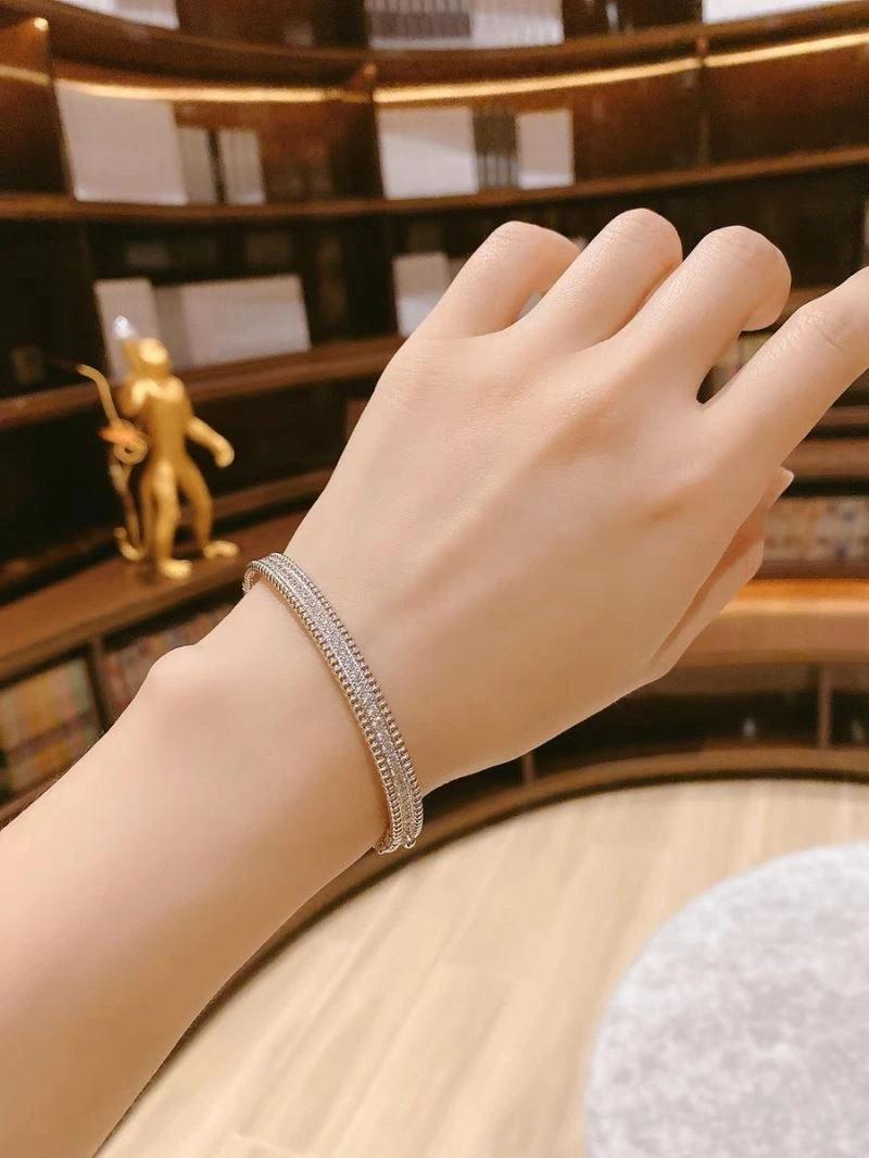 Bargain Unclassified Brand Bracelets