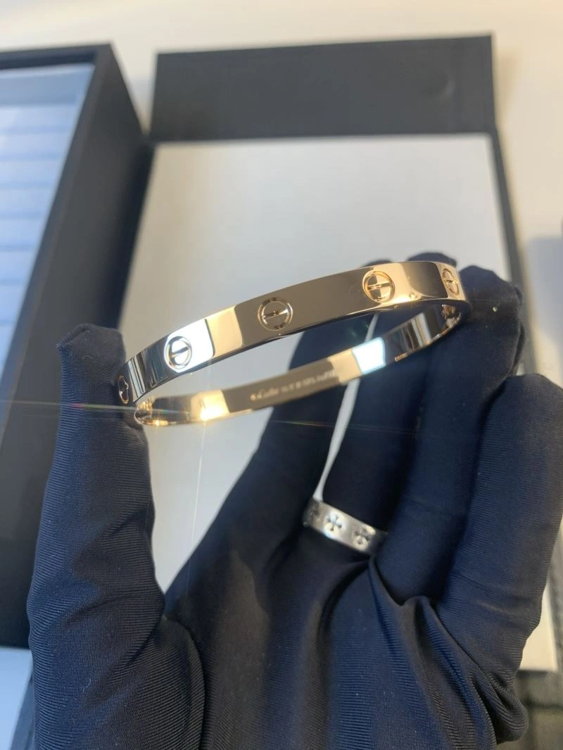 Unclassified Brand Bracelets