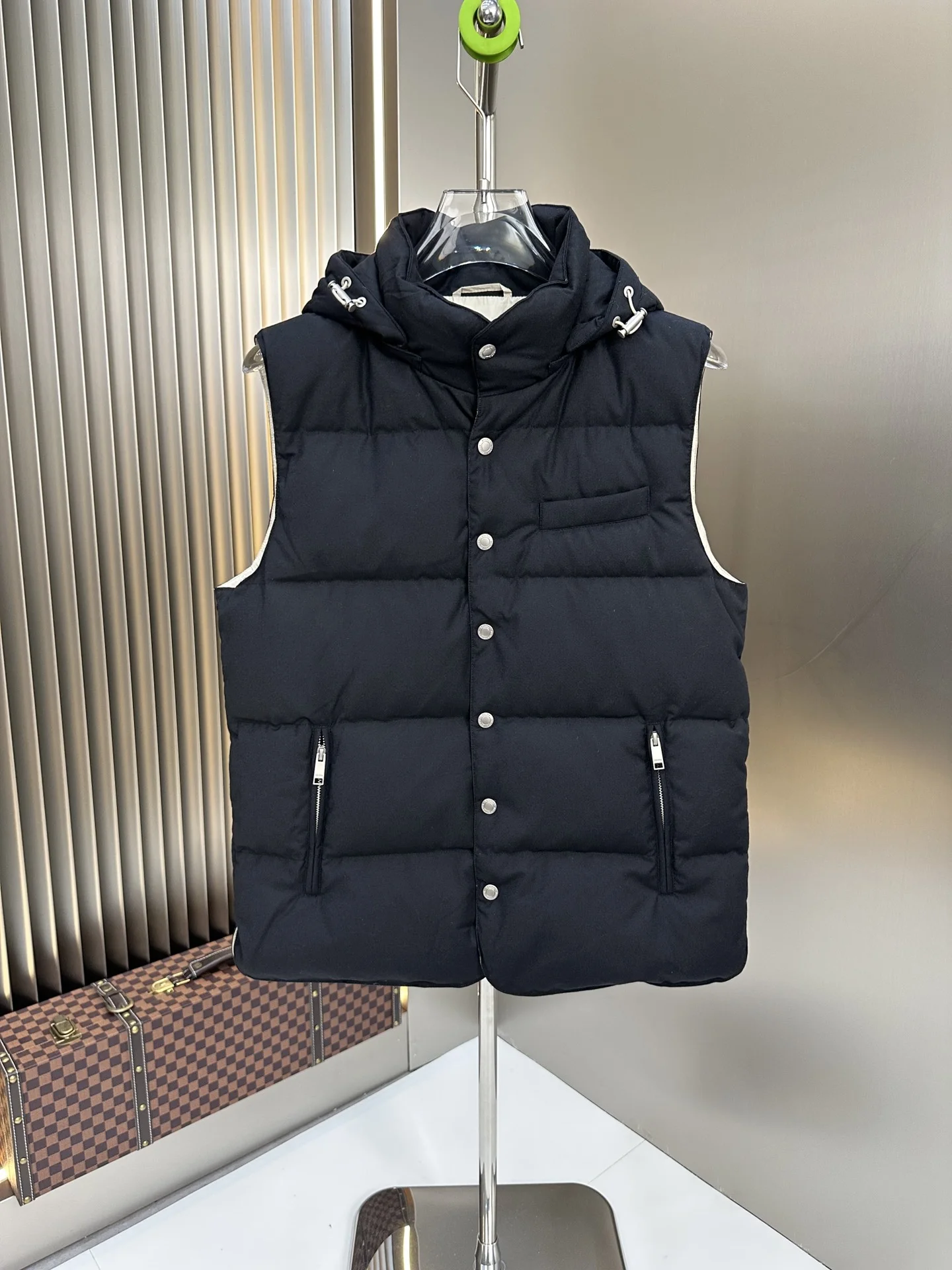 Indistinguishable Unclassified Brand Down Jackets