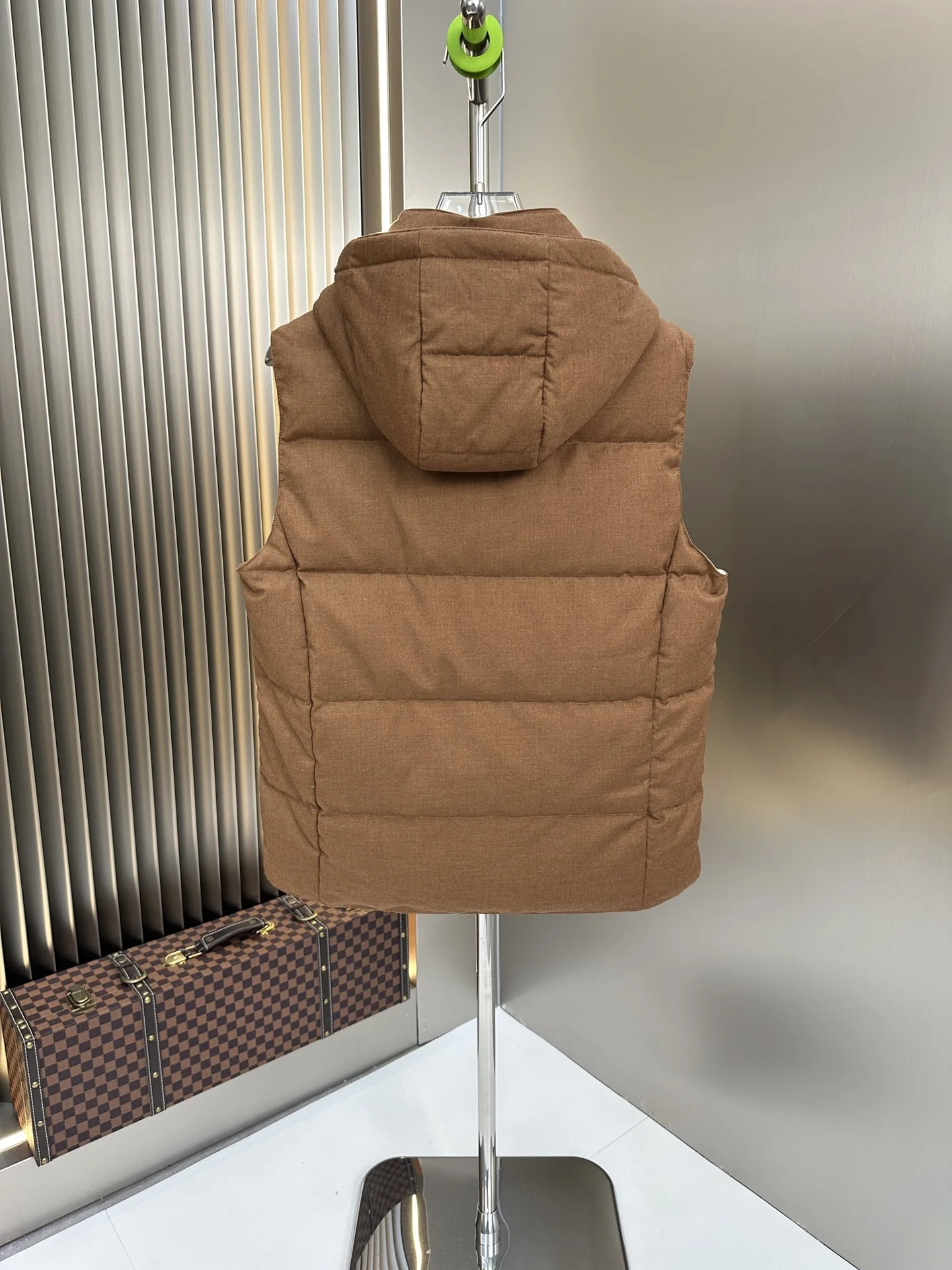 Indistinguishable Unclassified Brand Down Jackets