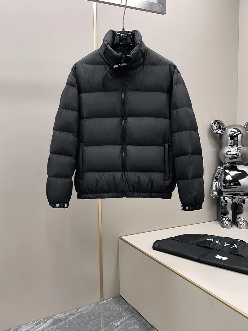 Indistinguishable Unclassified Brand Down Jackets