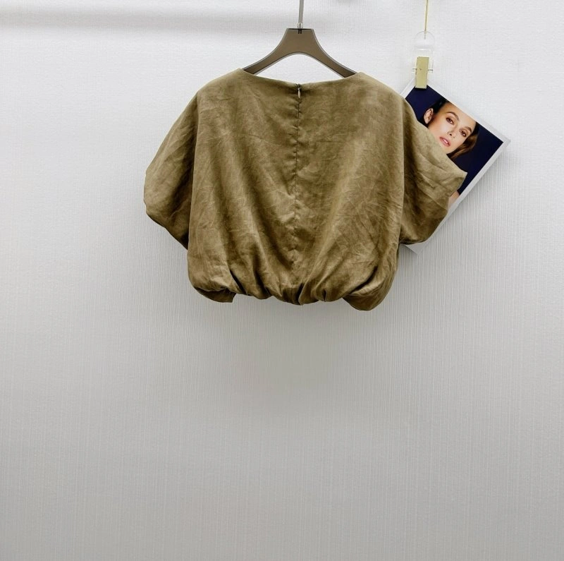 Indistinguishable Unclassified Brand Dress Suits