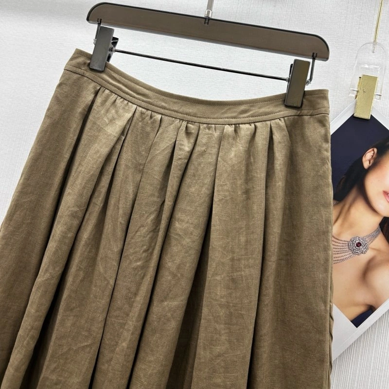 Indistinguishable Unclassified Brand Dress Suits