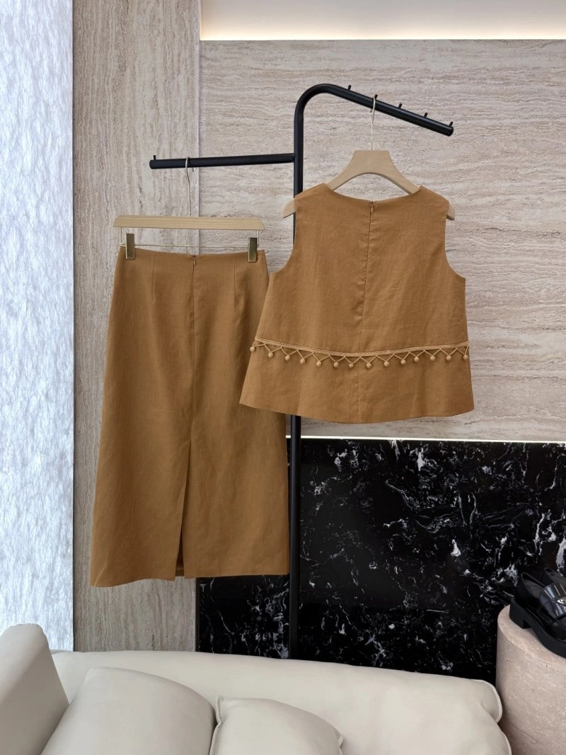 Cut-rate Unclassified Brand Dress Suits