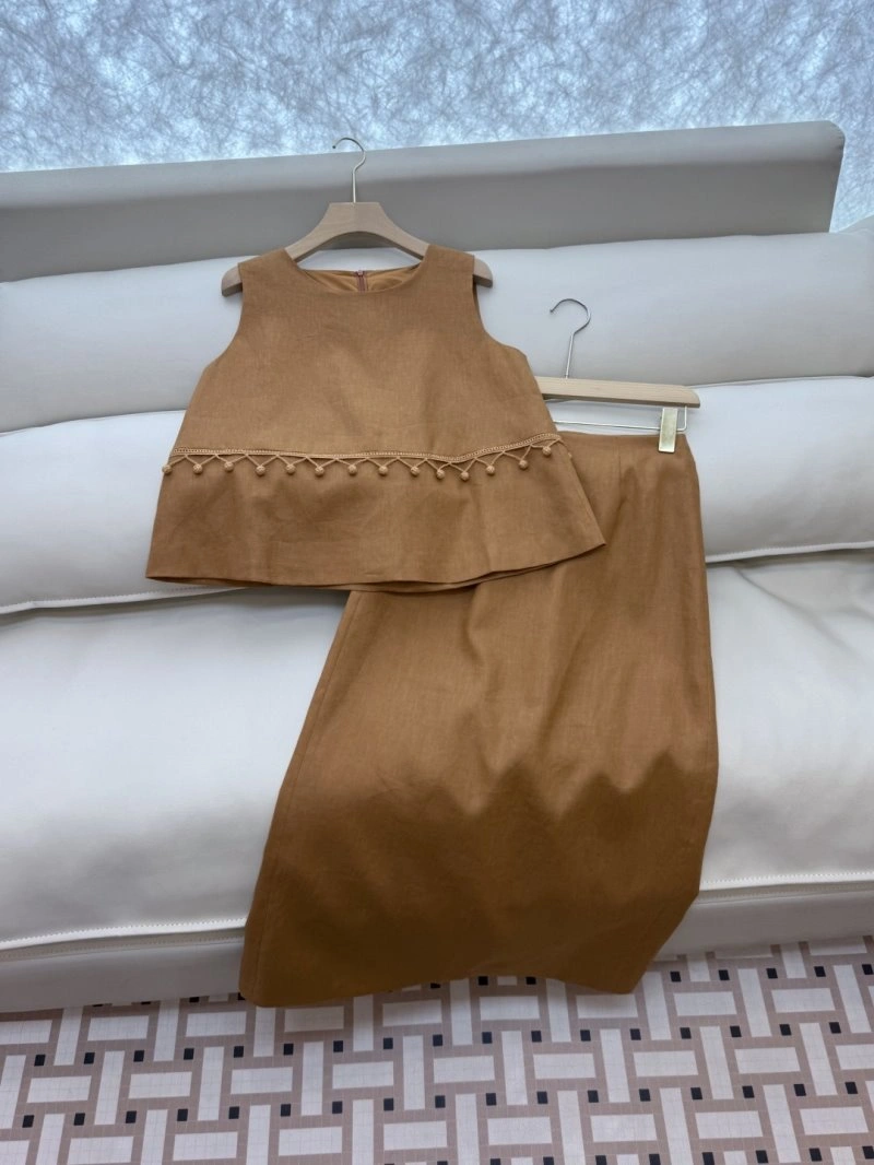 Cut-rate Unclassified Brand Dress Suits