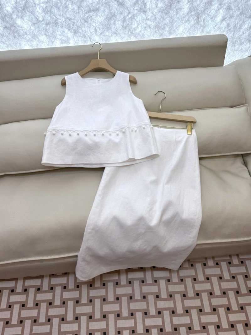 Inexpensive Unclassified Brand Dress Suits