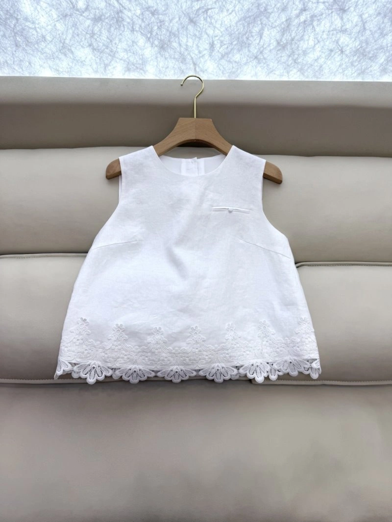 Indistinguishable Unclassified Brand Dress Suits