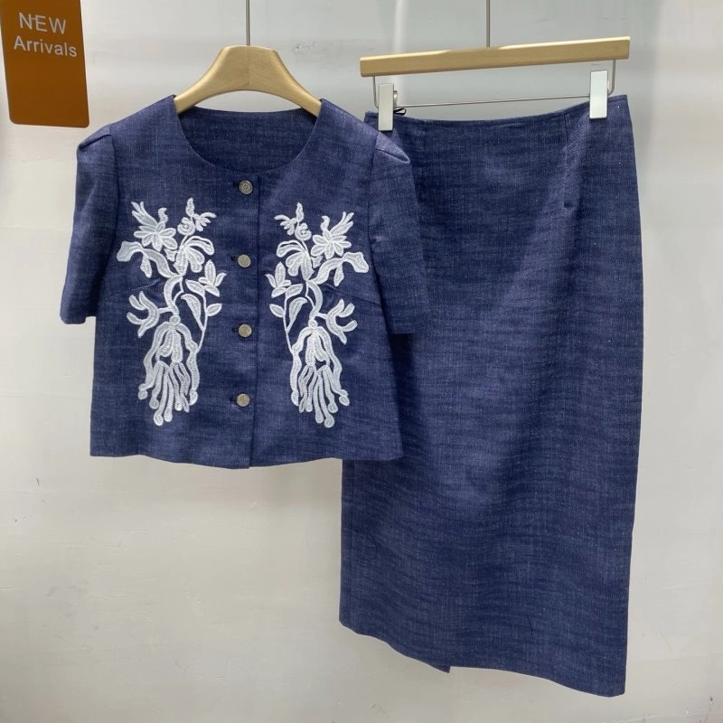 Unclassified Brand Dress Suits