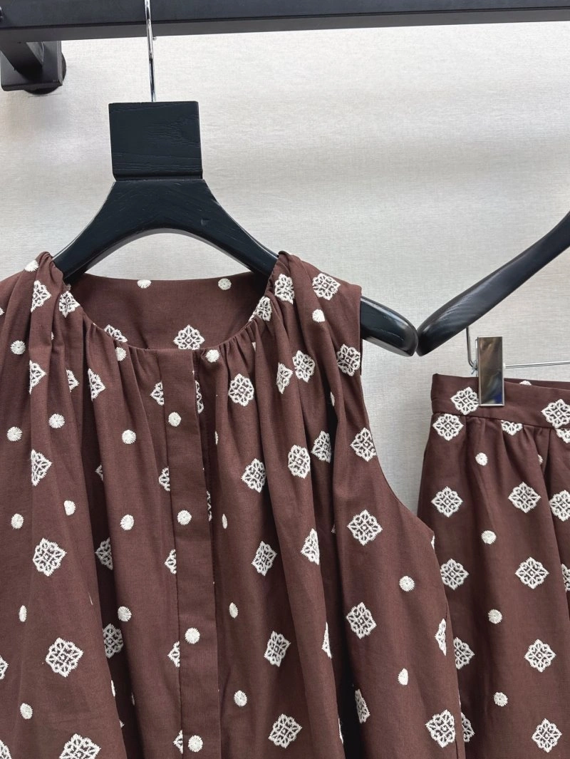 Real Unclassified Brand Dress Suits