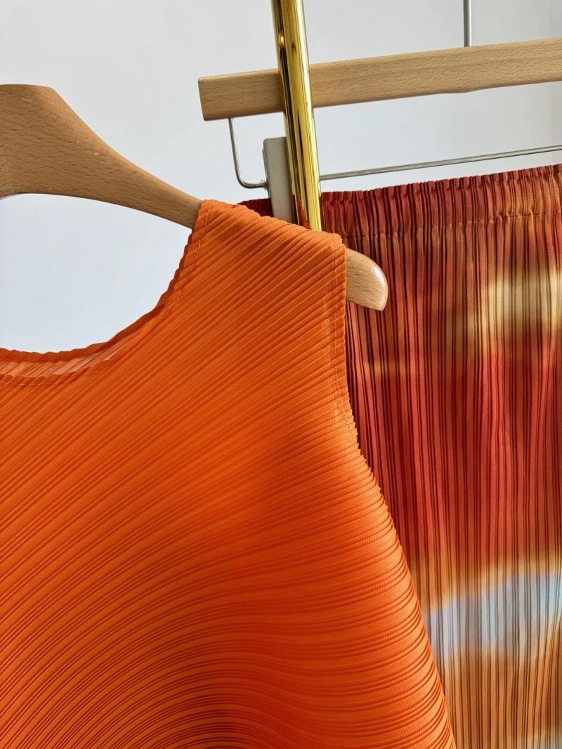 Low-cost Unclassified Brand Dress Suits