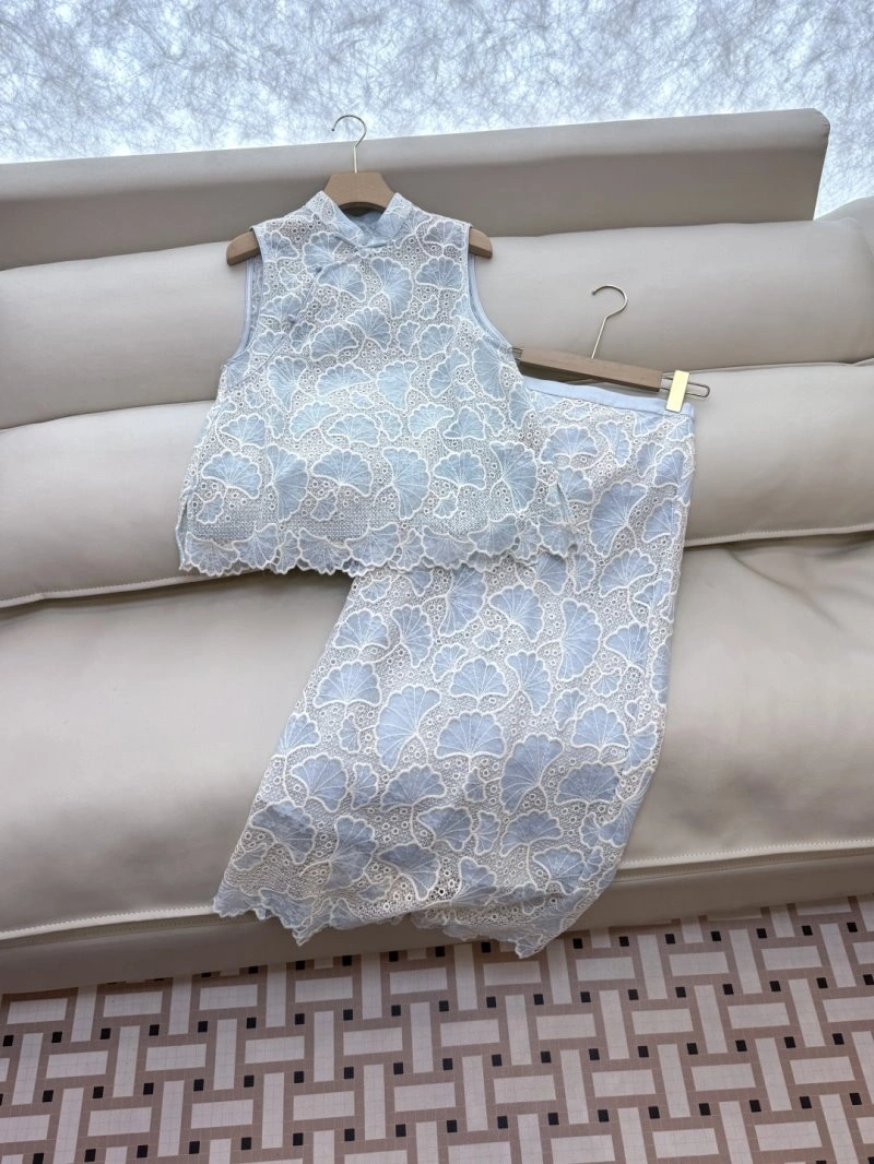 Bargain Unclassified Brand Dress Suits
