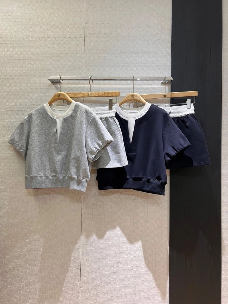 Low-cost Unclassified Brand Dress Suits
