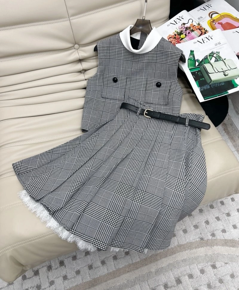 Unclassified Brand Dress Suits