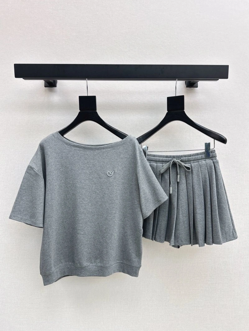 Unclassified Brand Dress Suits
