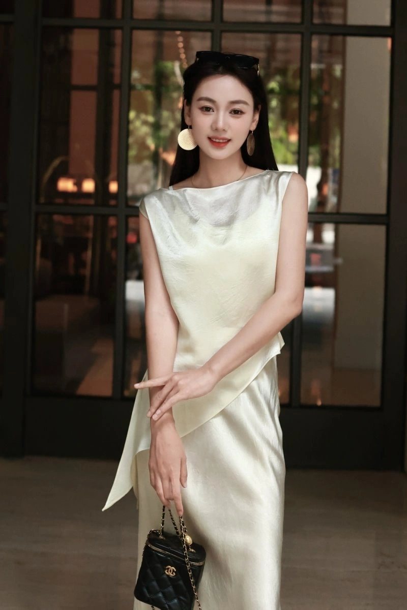 Authentic Unclassified Brand Dress Suits