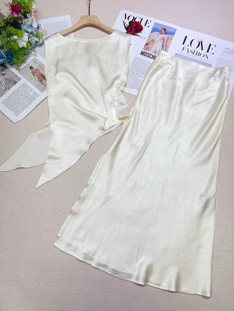 Authentic Unclassified Brand Dress Suits