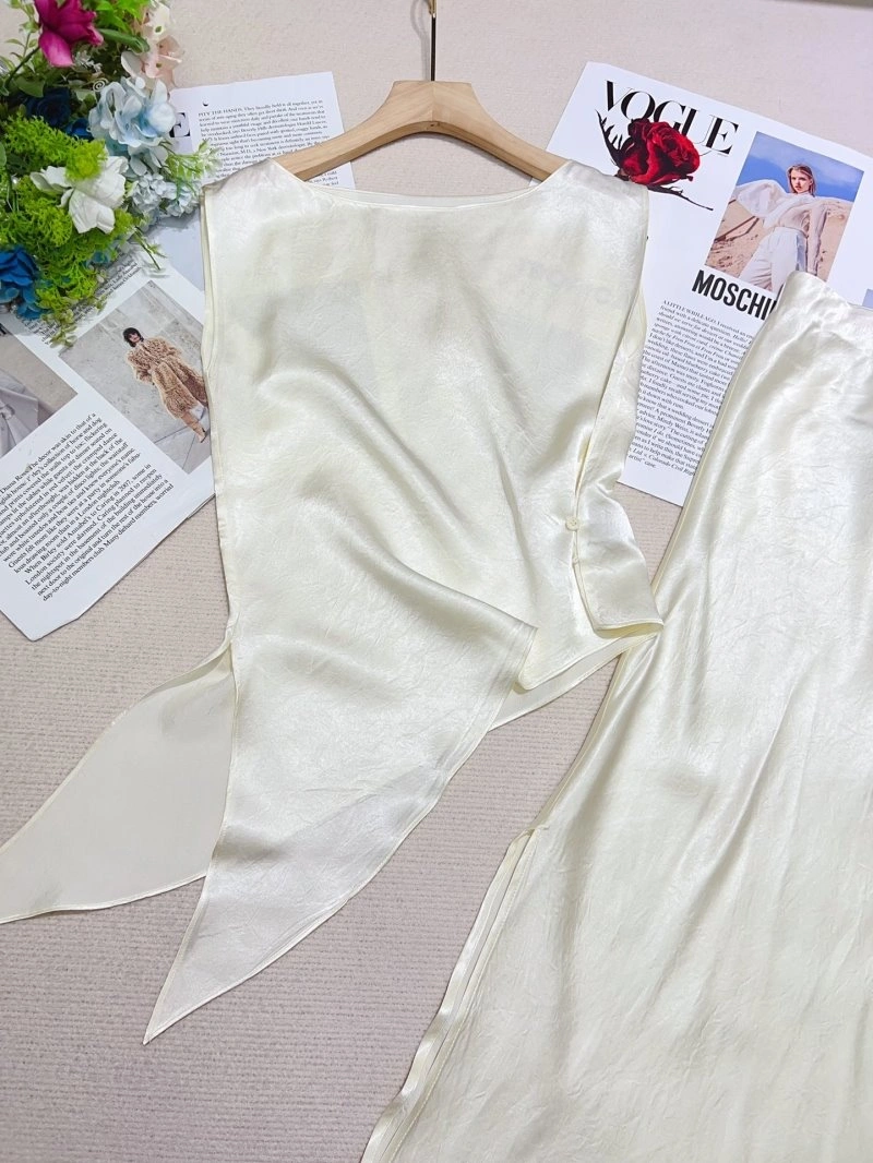 Authentic Unclassified Brand Dress Suits