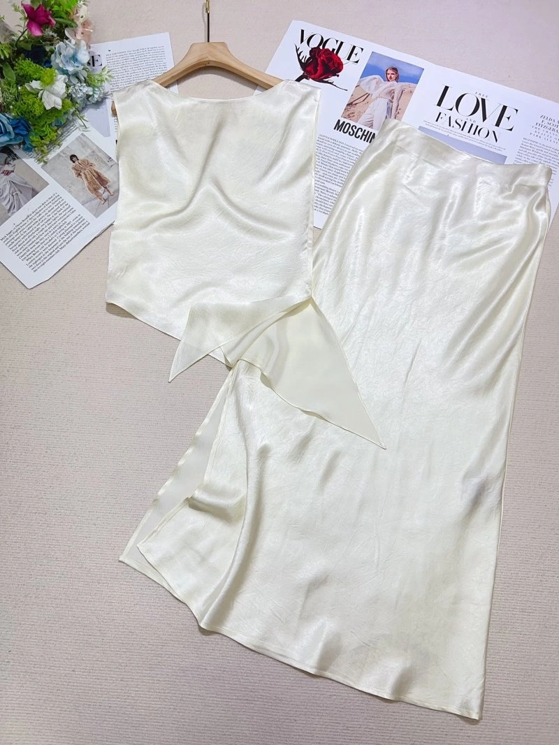 Authentic Unclassified Brand Dress Suits