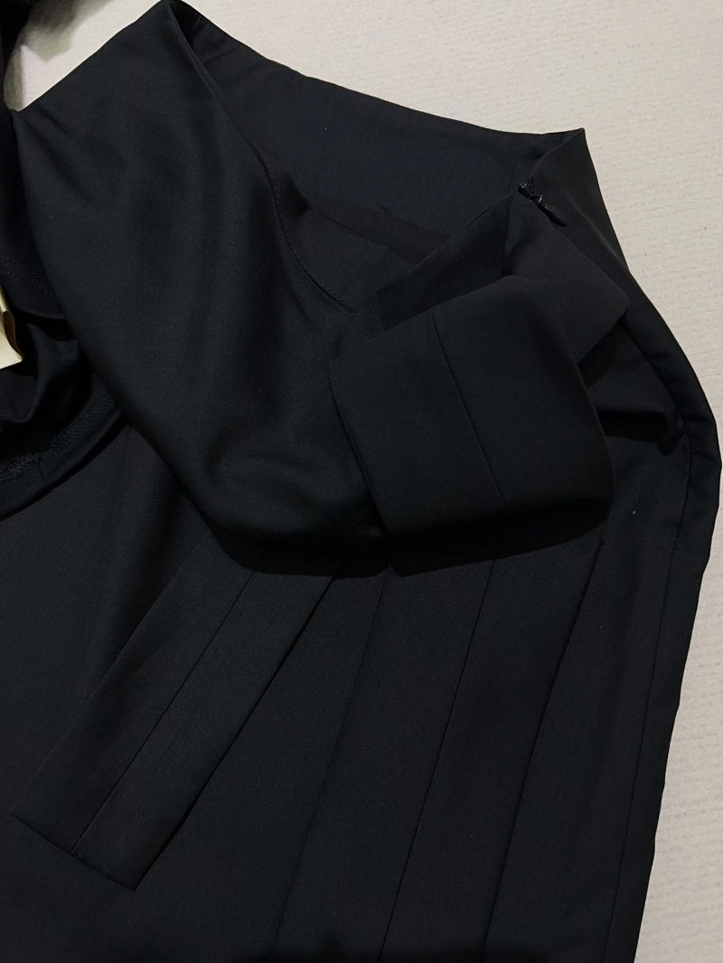 Cut-rate Unclassified Brand Dress Suits