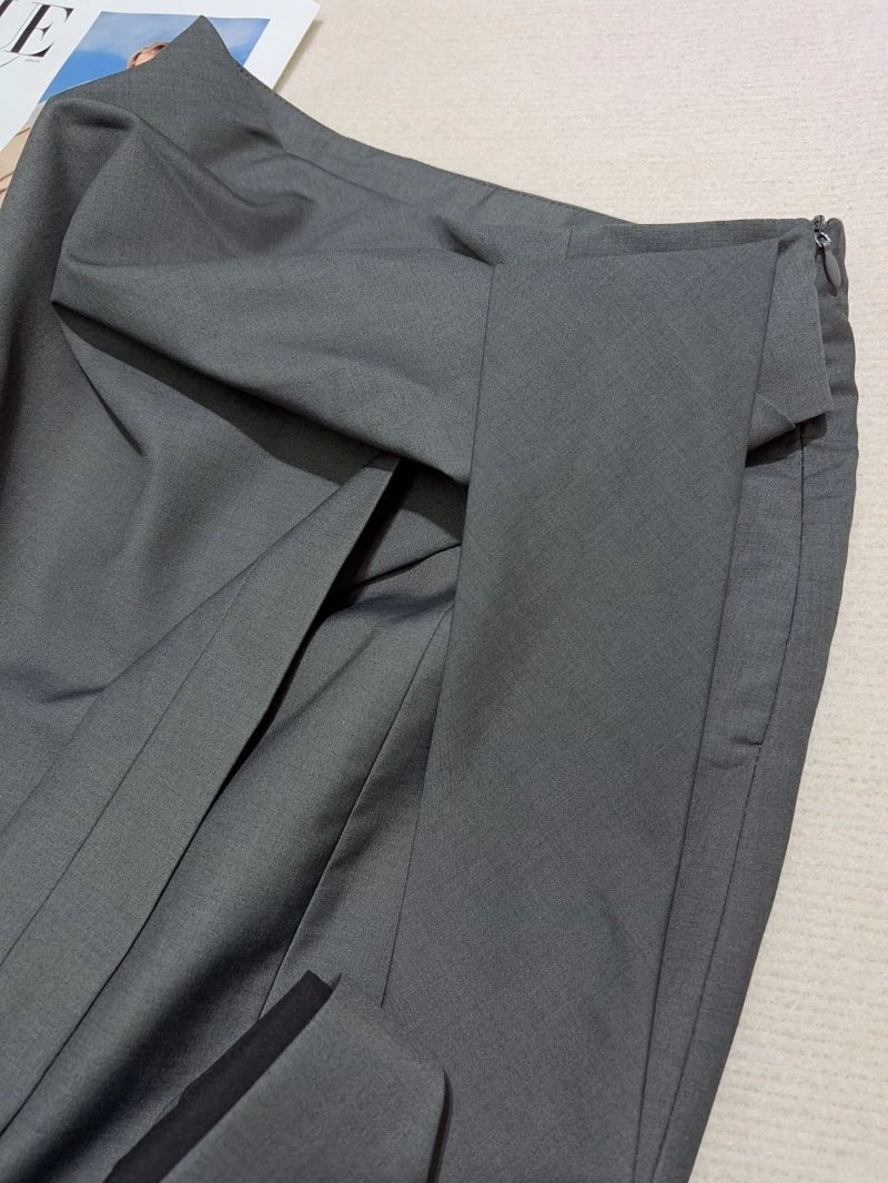Accurate model Unclassified Brand Dress Suits